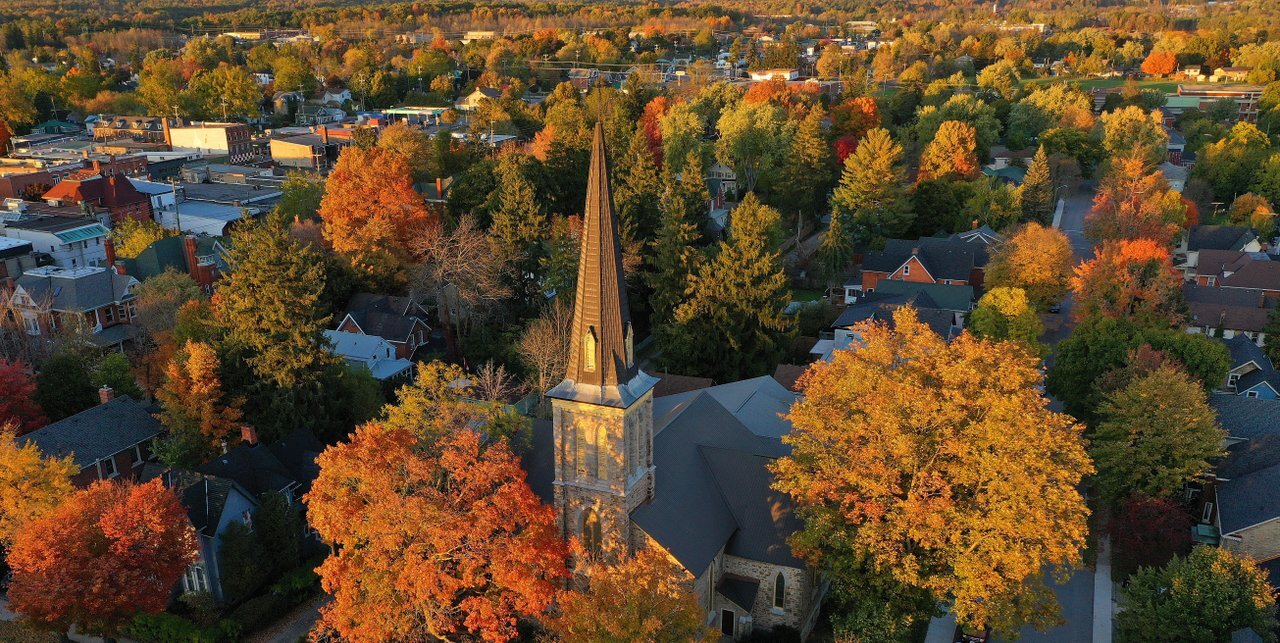 Autumn Applause: Live Performances & Seasonal Beauty in Brockville and ...